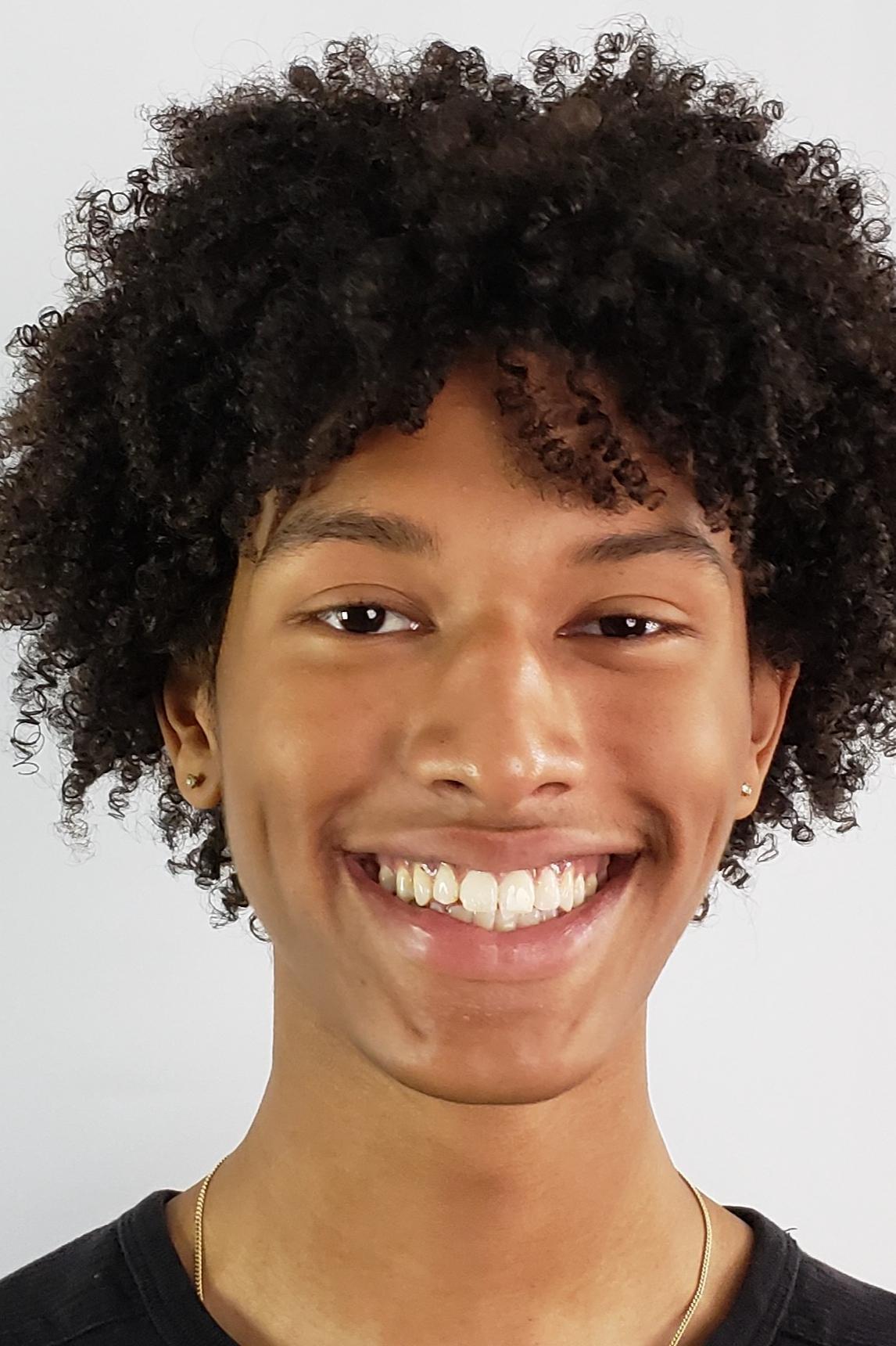 Ethan Burnett - FilmAffinity