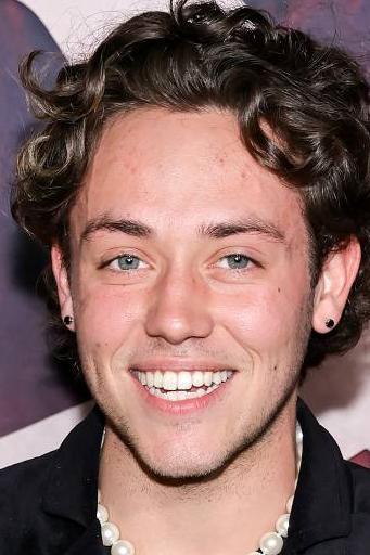 Ethan Cutkosky - FilmAffinity