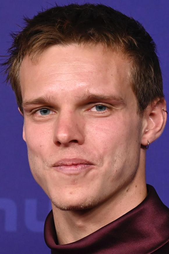 Finn Bennett - FilmAffinity