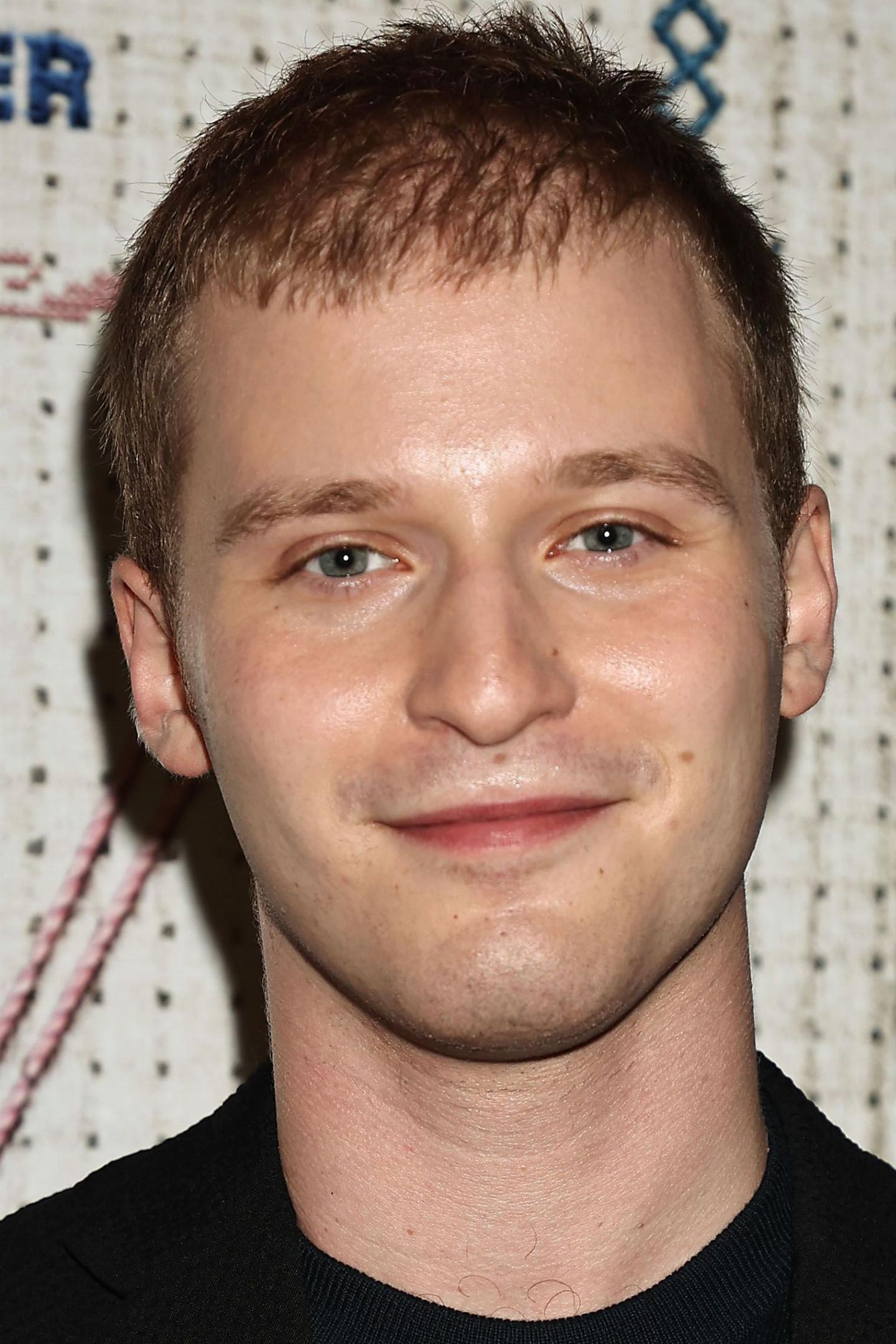 Full credits of "Fear Street Part One: 1994 " - FilmAffinity