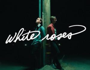 Greyson Chance: White Roses (Vídeo musical) (2019) - Filmaffinity