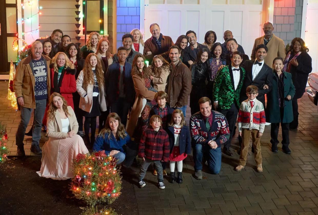 Image gallery for Holidazed (TV Miniseries) - FilmAffinity