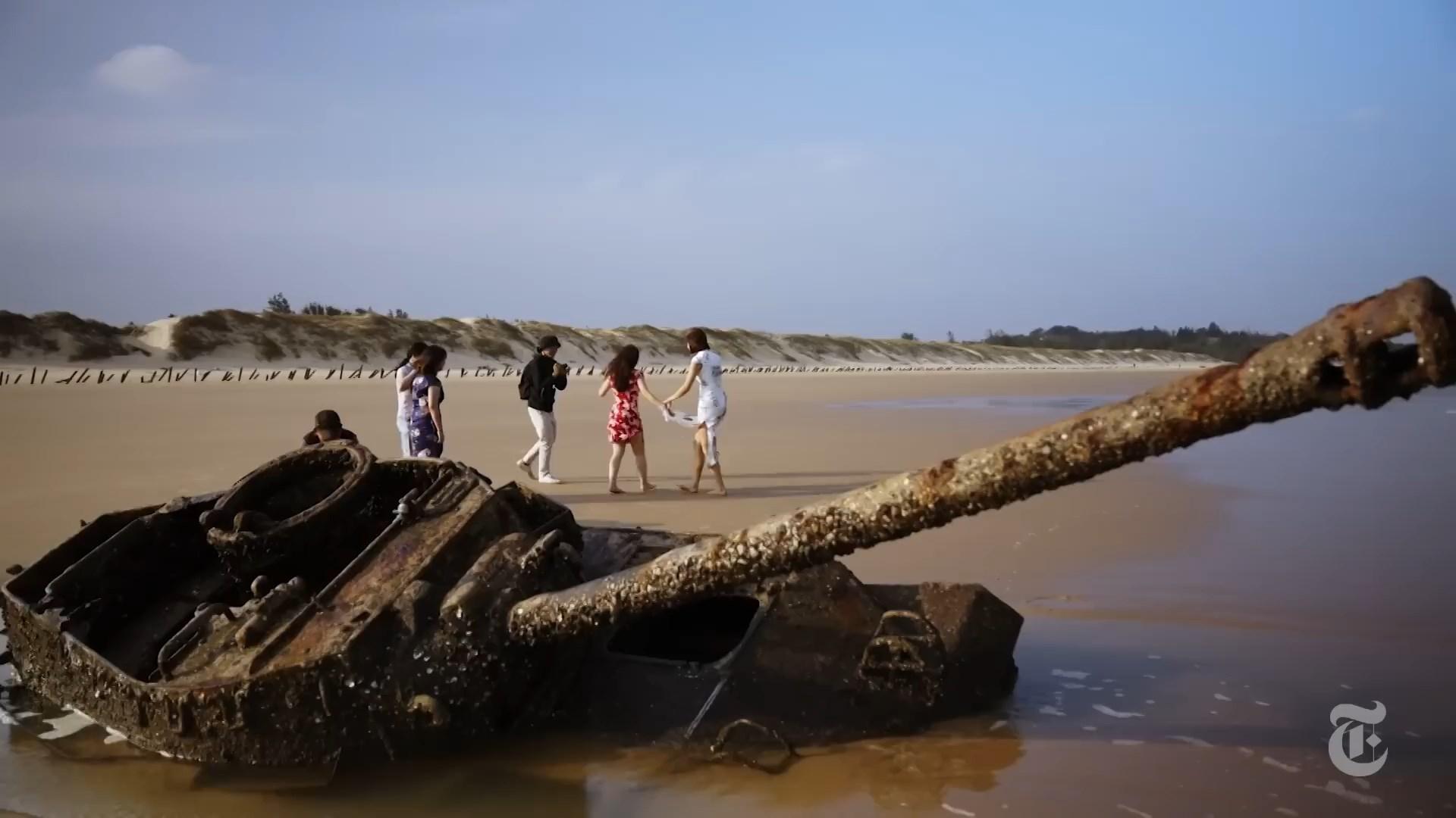Image gallery for Island in Between (S) - FilmAffinity