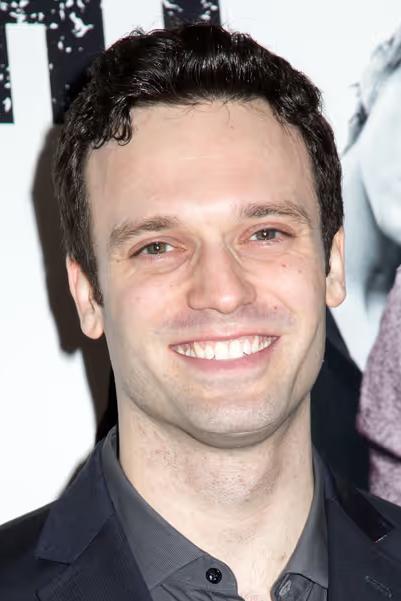 Full credits of "The Umbrella Academy (TV Series)" - FilmAffinity