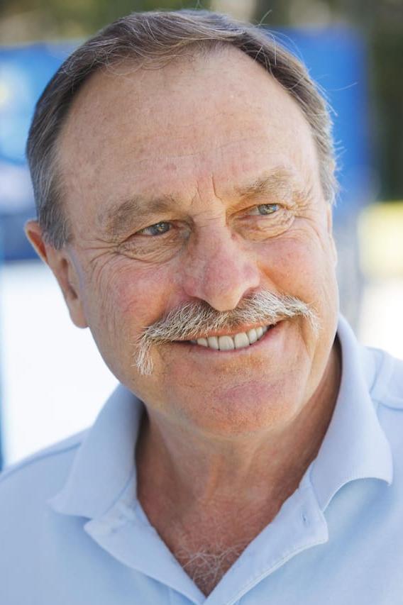 John Newcombe - FilmAffinity