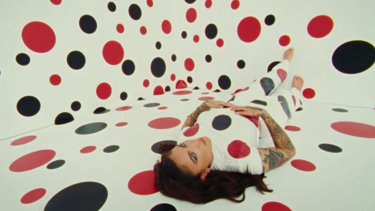 Sección visual de Julia Michaels: Lie Like This (Vídeo musical) - FilmAffinity