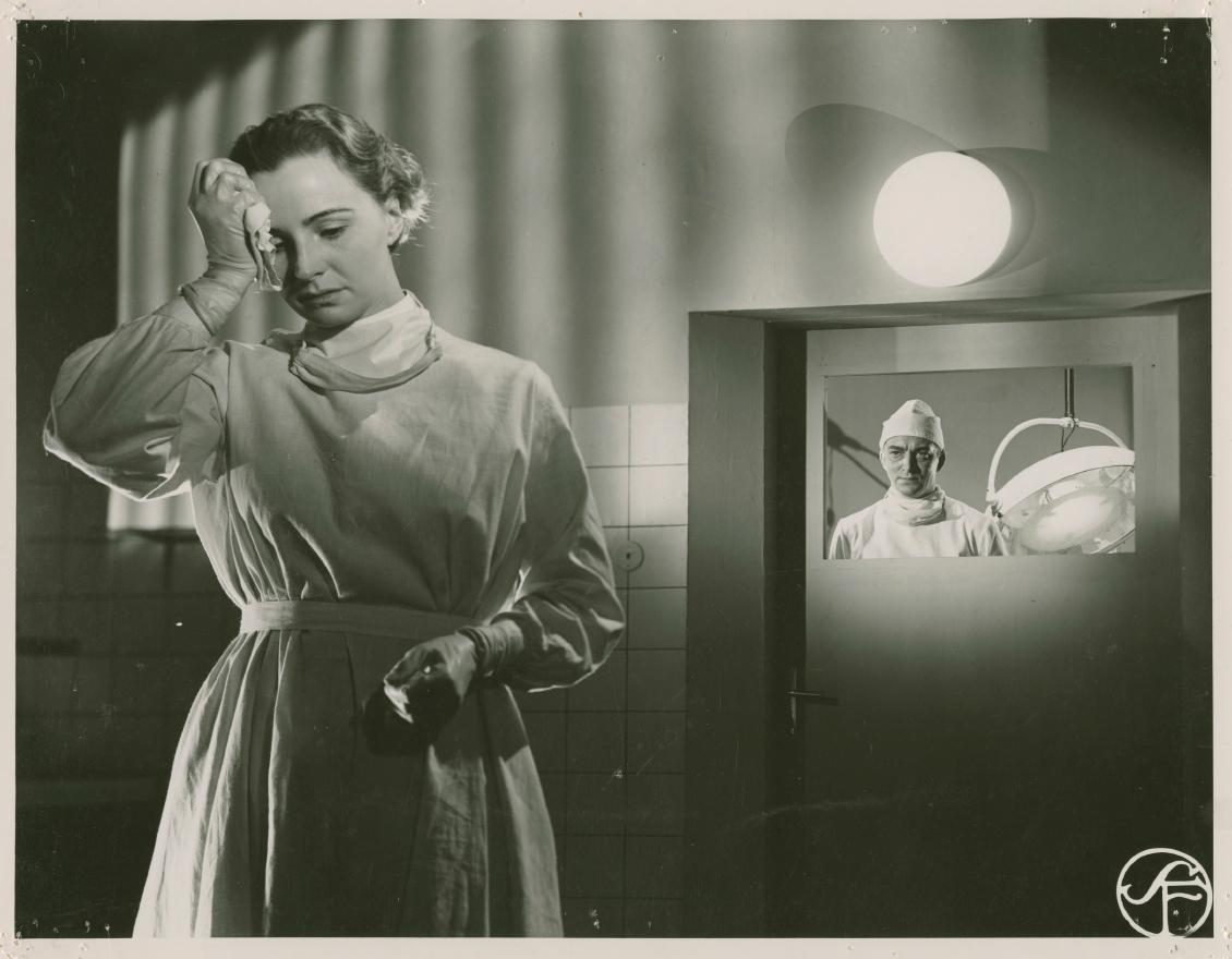 Image gallery for Woman in White - FilmAffinity