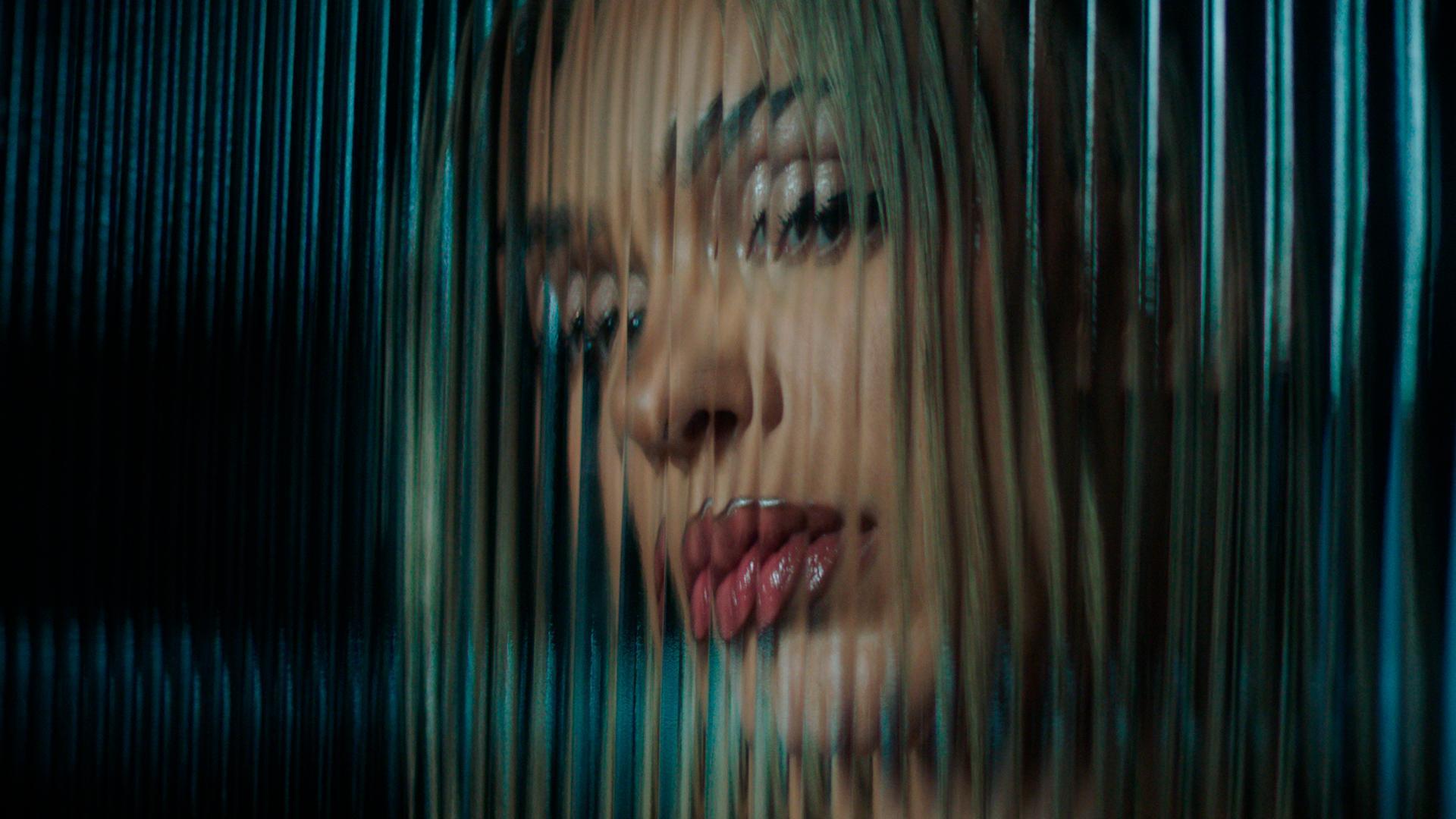 Sección visual de La Joia: Bad Gyal - FilmAffinity