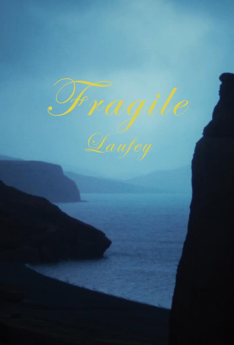 Laufey: Fragile (Vídeo musical) (2022) - FilmAffinity