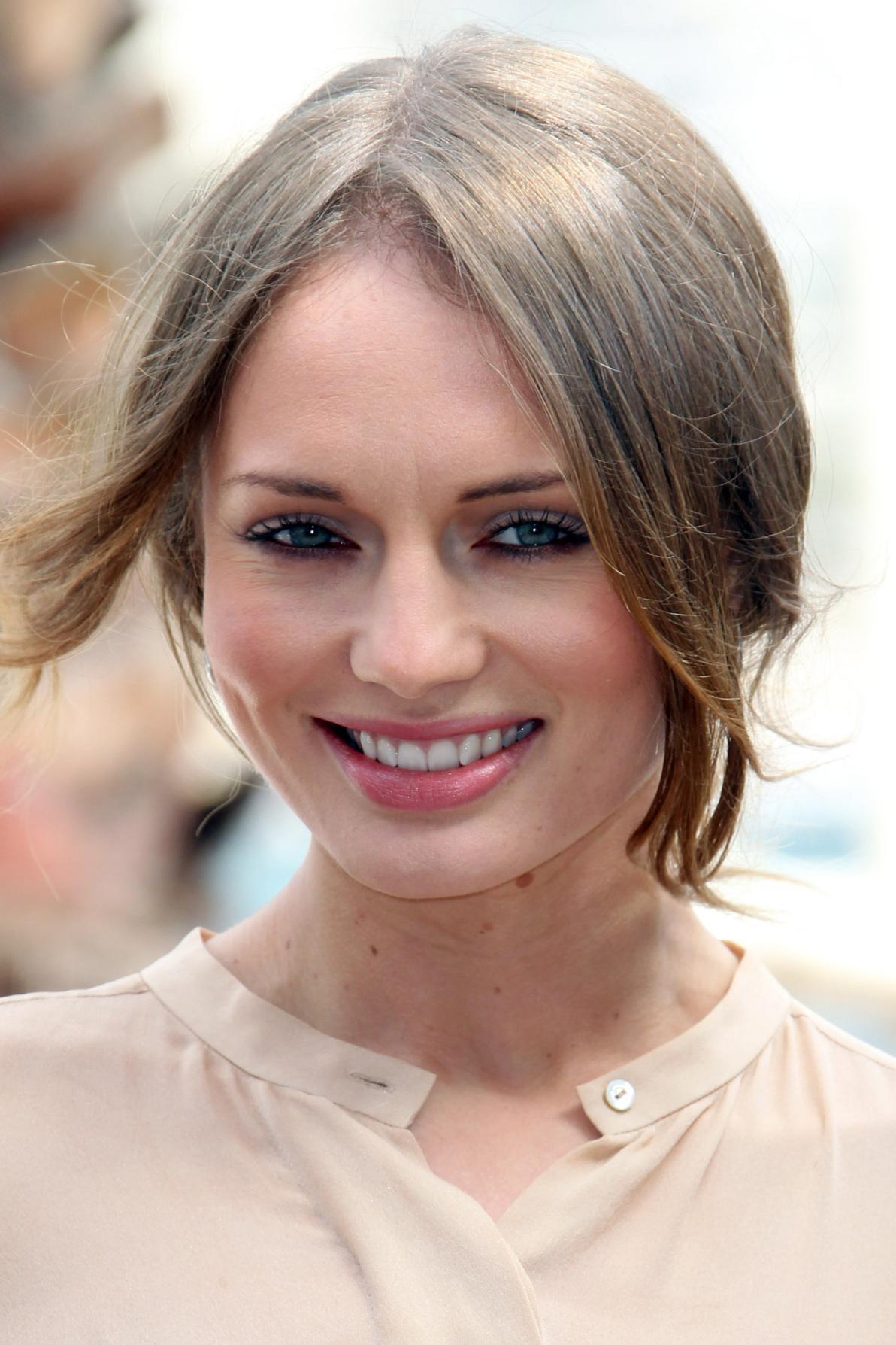 Full credits of "Transformers: The Last Knight " - FilmAffinity