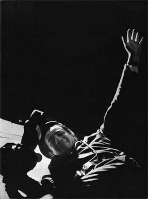 Listen, America! (1968) - Filmaffinity