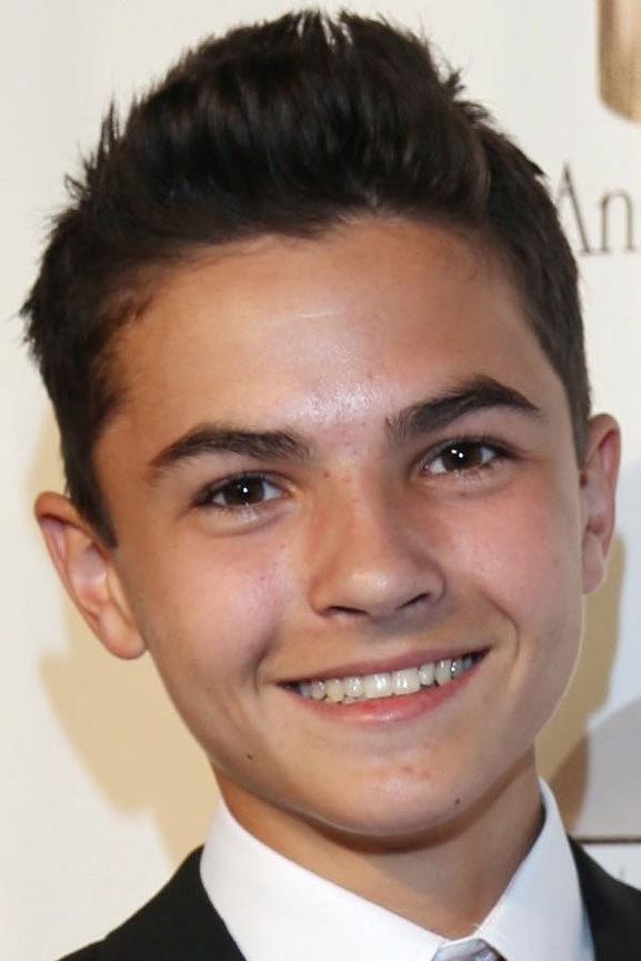 Logan Grove - FilmAffinity