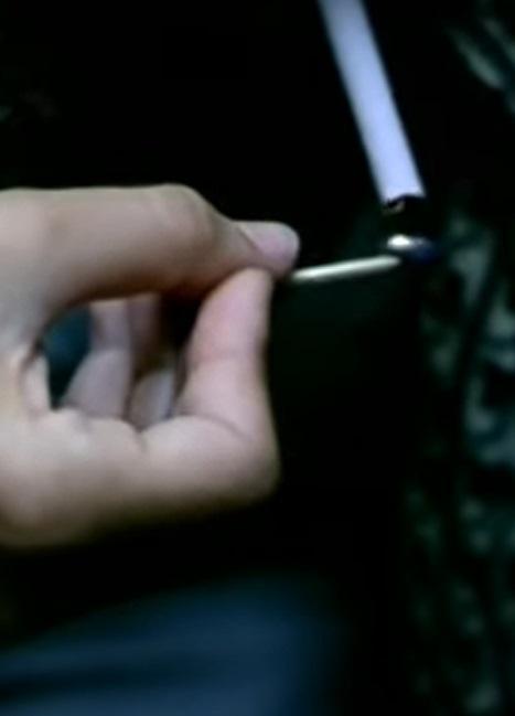 Los Planetas: Mis problemas con la justicia (Music Video) (2002) - FilmAffinity