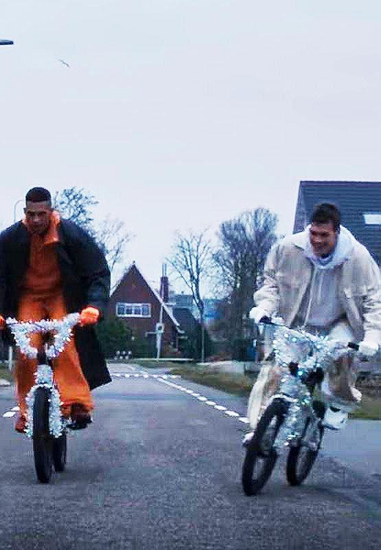 Image gallery for Mahmood & Blanco: Brividi (Music Video) - FilmAffinity