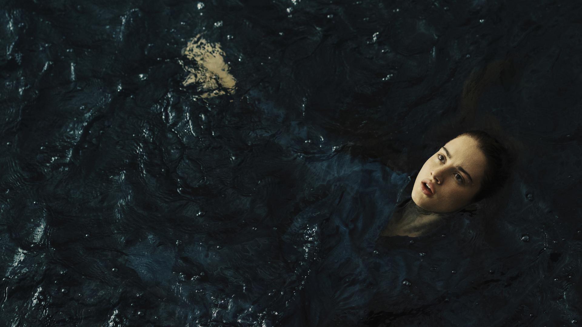 Mayday (2021) - FilmAffinity