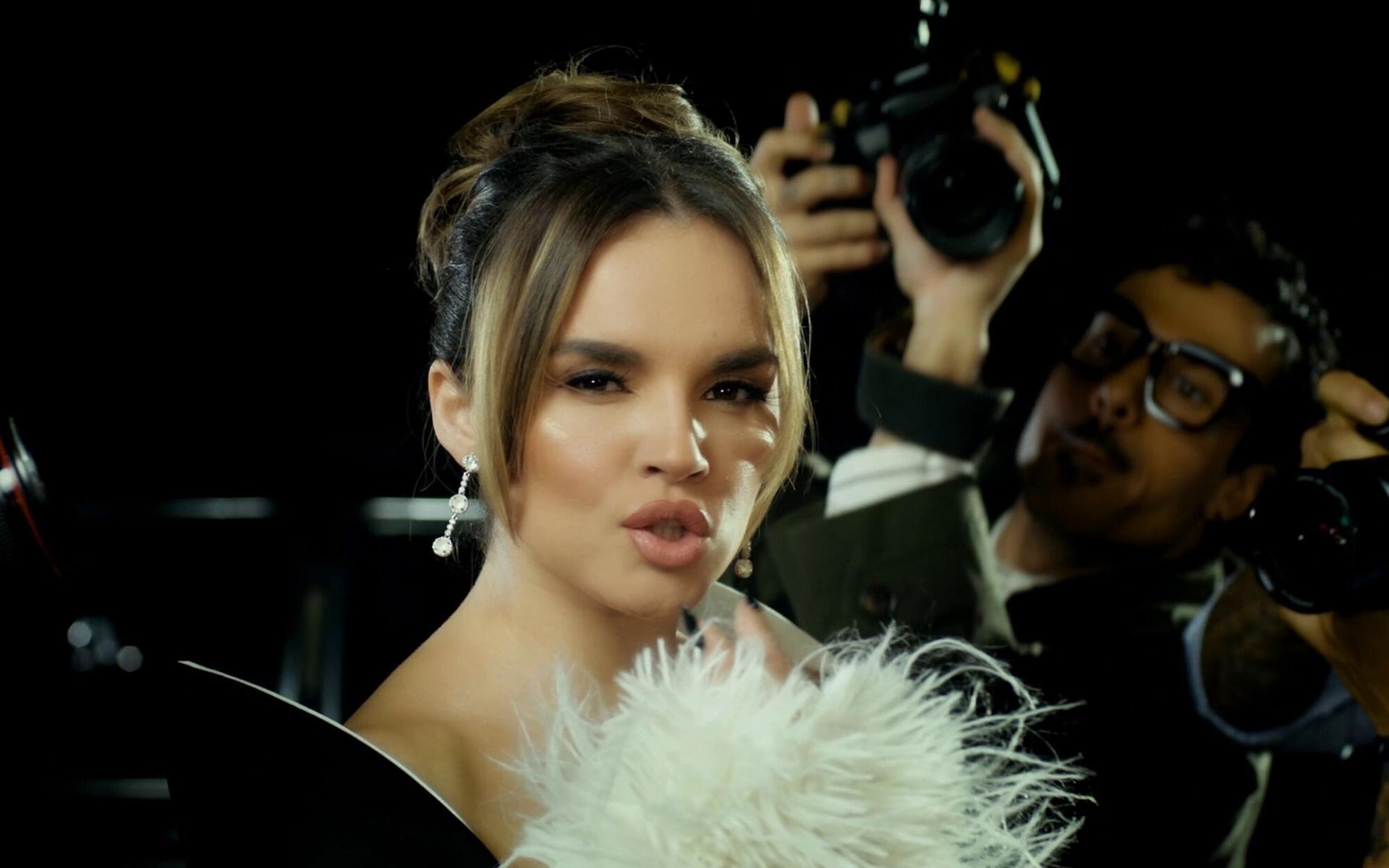 Image gallery for Melody: Esa Diva (Music Video) - FilmAffinity