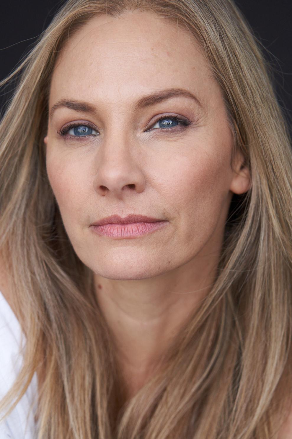 Full credits of "GLOW (TV Series)" - FilmAffinity