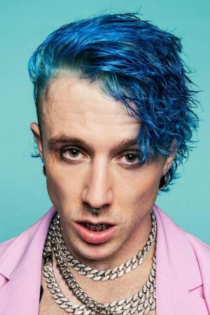 Moncrieff: Warm (Vídeo musical) (2022) - FilmAffinity