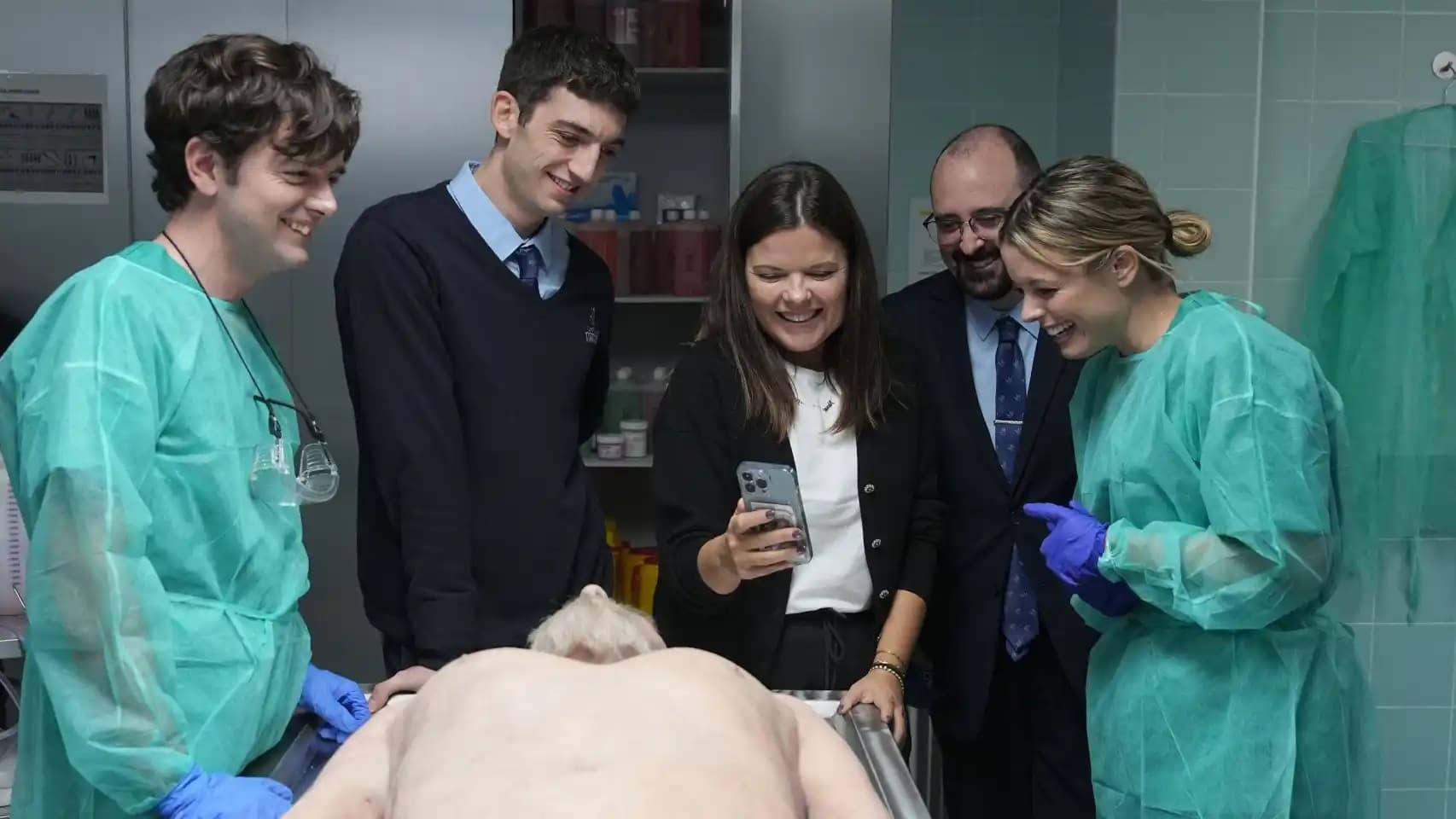 Críticas de Muertos S.L. (Serie de TV) (2024) - FilmAffinity