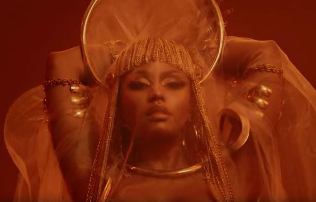 Sección visual de Nicki Minaj: Ganja Burn (Vídeo musical) - FilmAffinity
