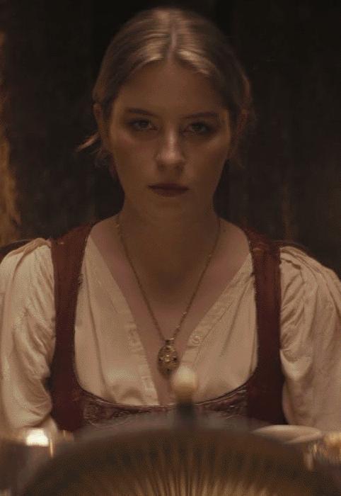 Paris Paloma: Labour (Vídeo musical) (2023) - FilmAffinity