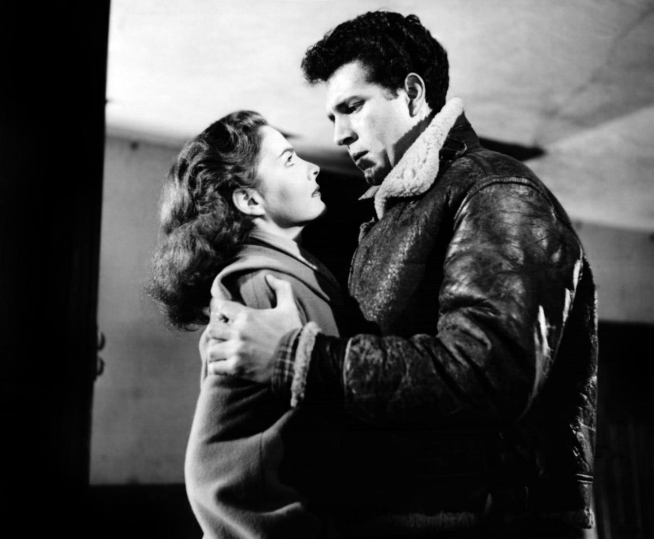 Sección visual de Recoil - FilmAffinity