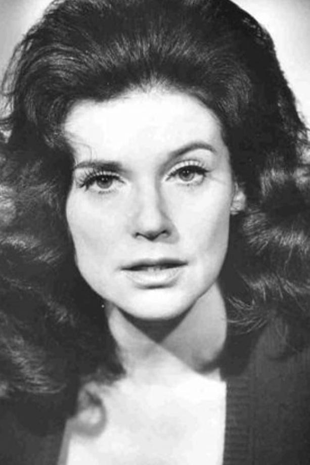 Renee Harmon - FilmAffinity