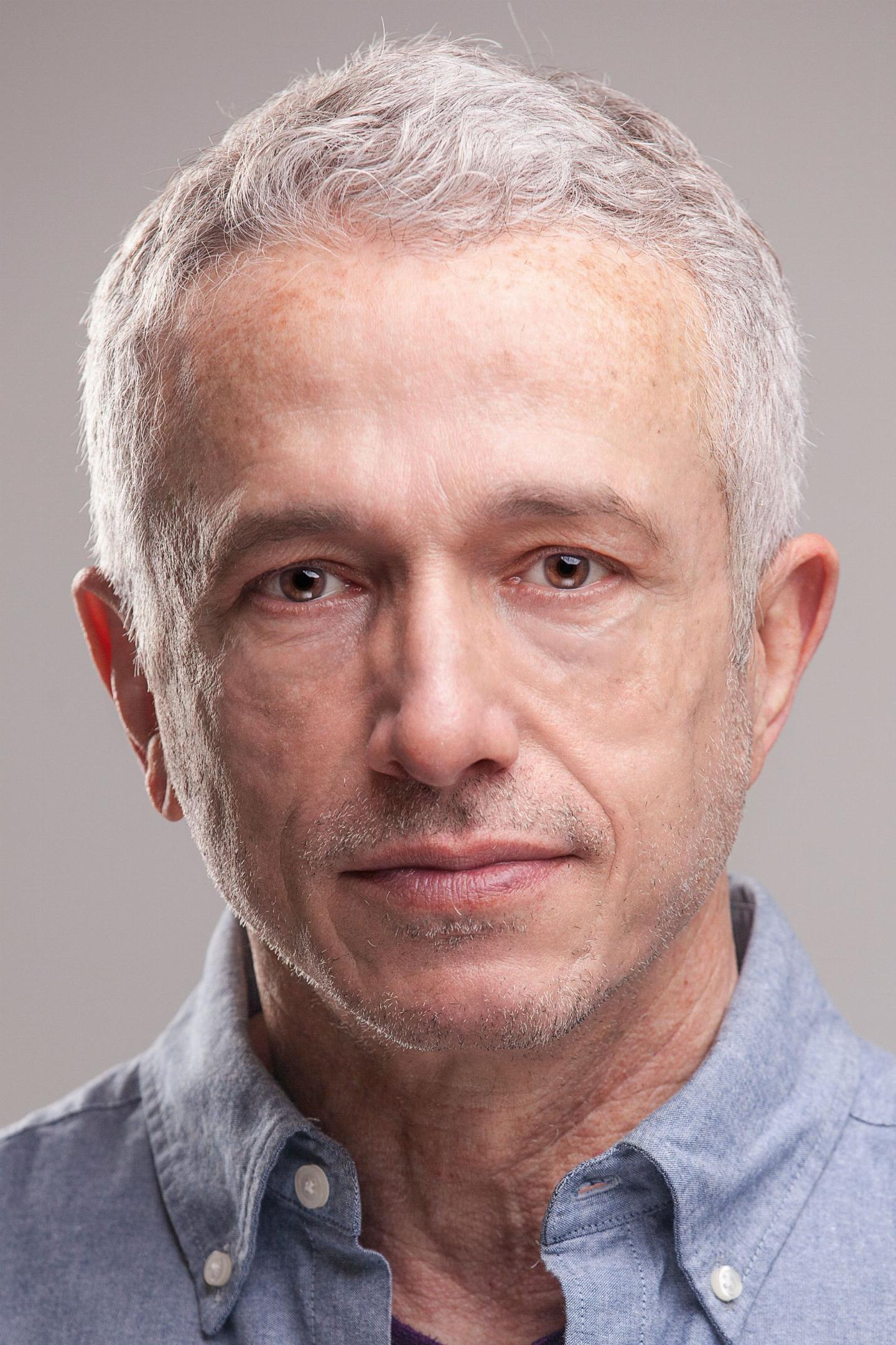 Full credits of "Dopesick (TV Miniseries)" - FilmAffinity