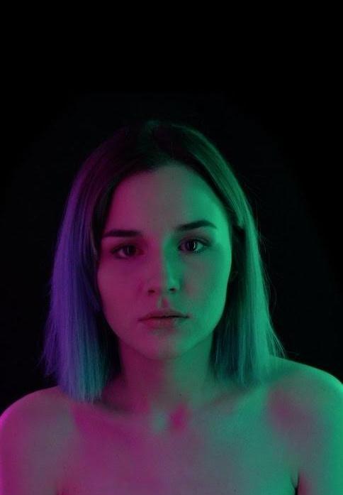 Rizha: Happy Bummer Day (Vídeo musical) (2017) - FilmAffinity