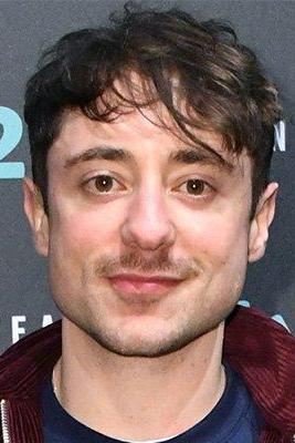 Full credits of "Plebs (TV Series)" - FilmAffinity