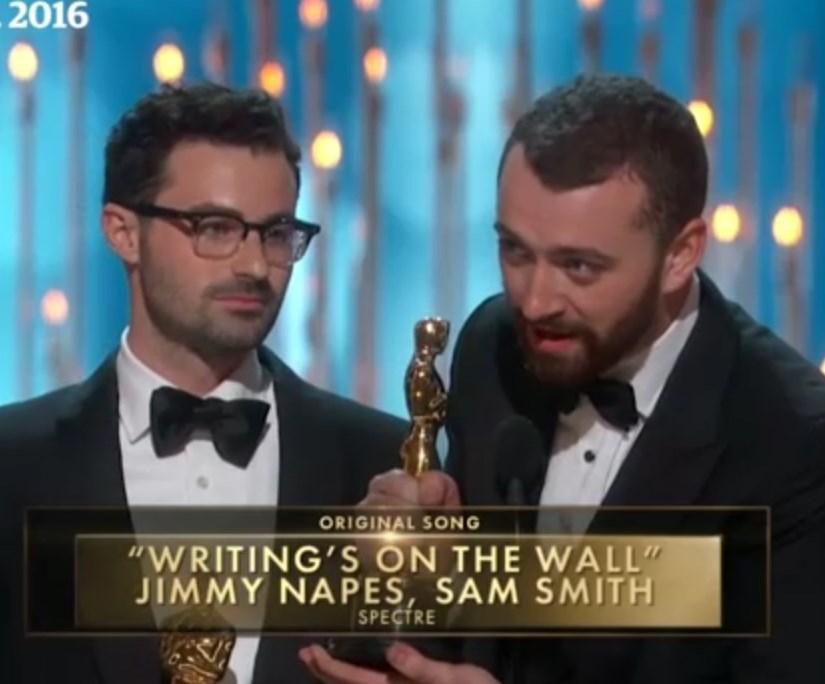 Sección visual de Sam Smith: Writing's on the Wall (Vídeo musical ...