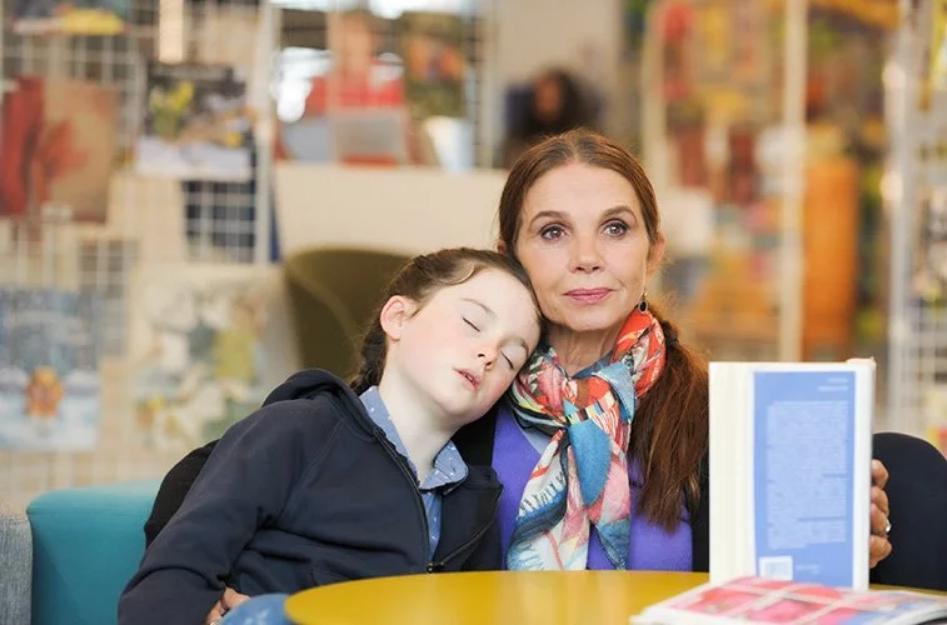 Image gallery for Saving Lisa (TV Miniseries) - FilmAffinity