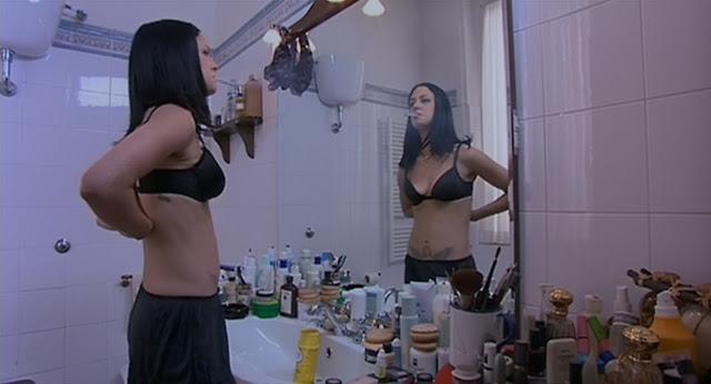 Image gallery for Scarlet Diva - FilmAffinity