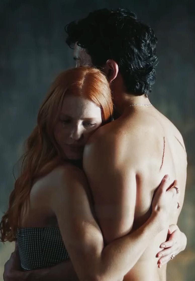 Sebastián Yatra: La Pelirroja (Vídeo musical) (2025) - FilmAffinity