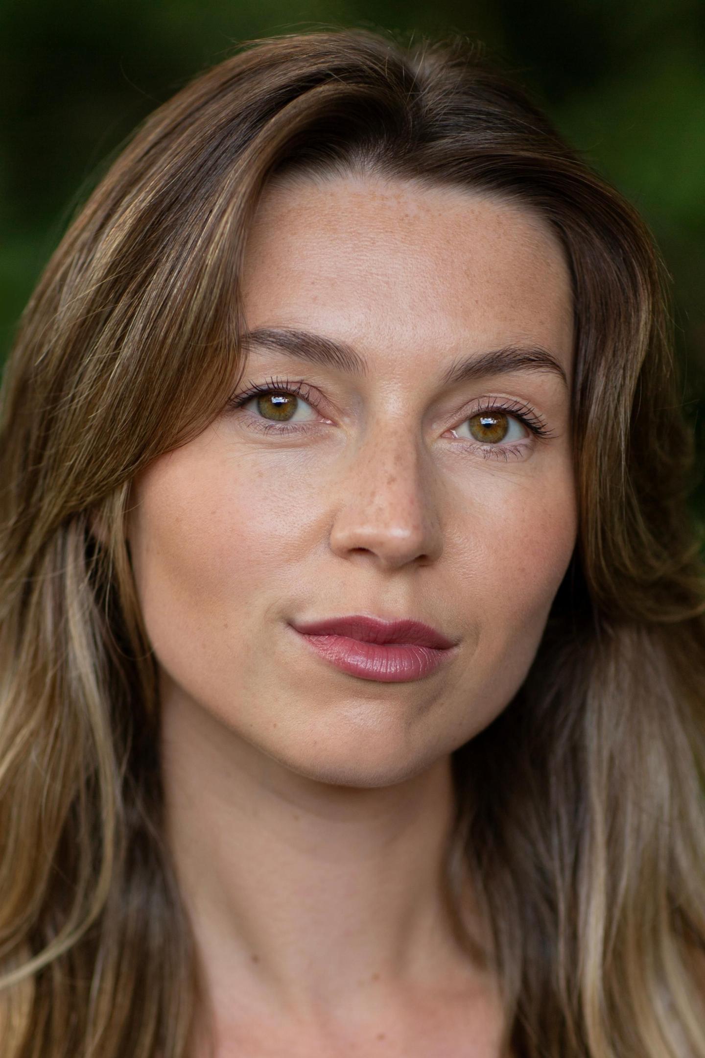 Full credits of "Normal People (TV Miniseries)" - FilmAffinity