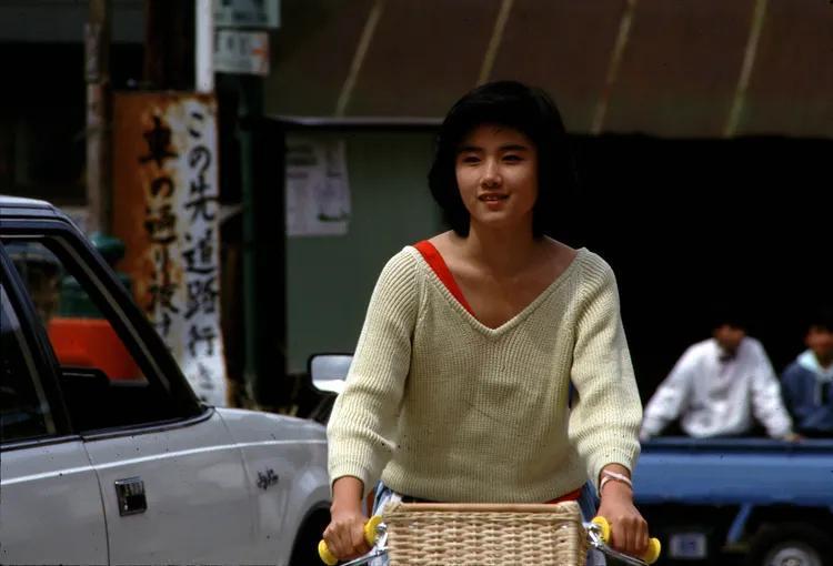 Sección visual de Early Spring Story - FilmAffinity