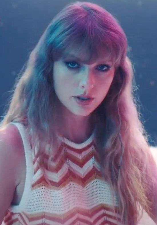 Image gallery for Taylor Swift: Lavender Haze (Music Video) - FilmAffinity