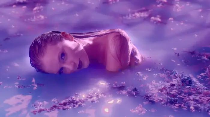 Sección visual de Taylor Swift: Lavender Haze (Vídeo musical) - FilmAffinity