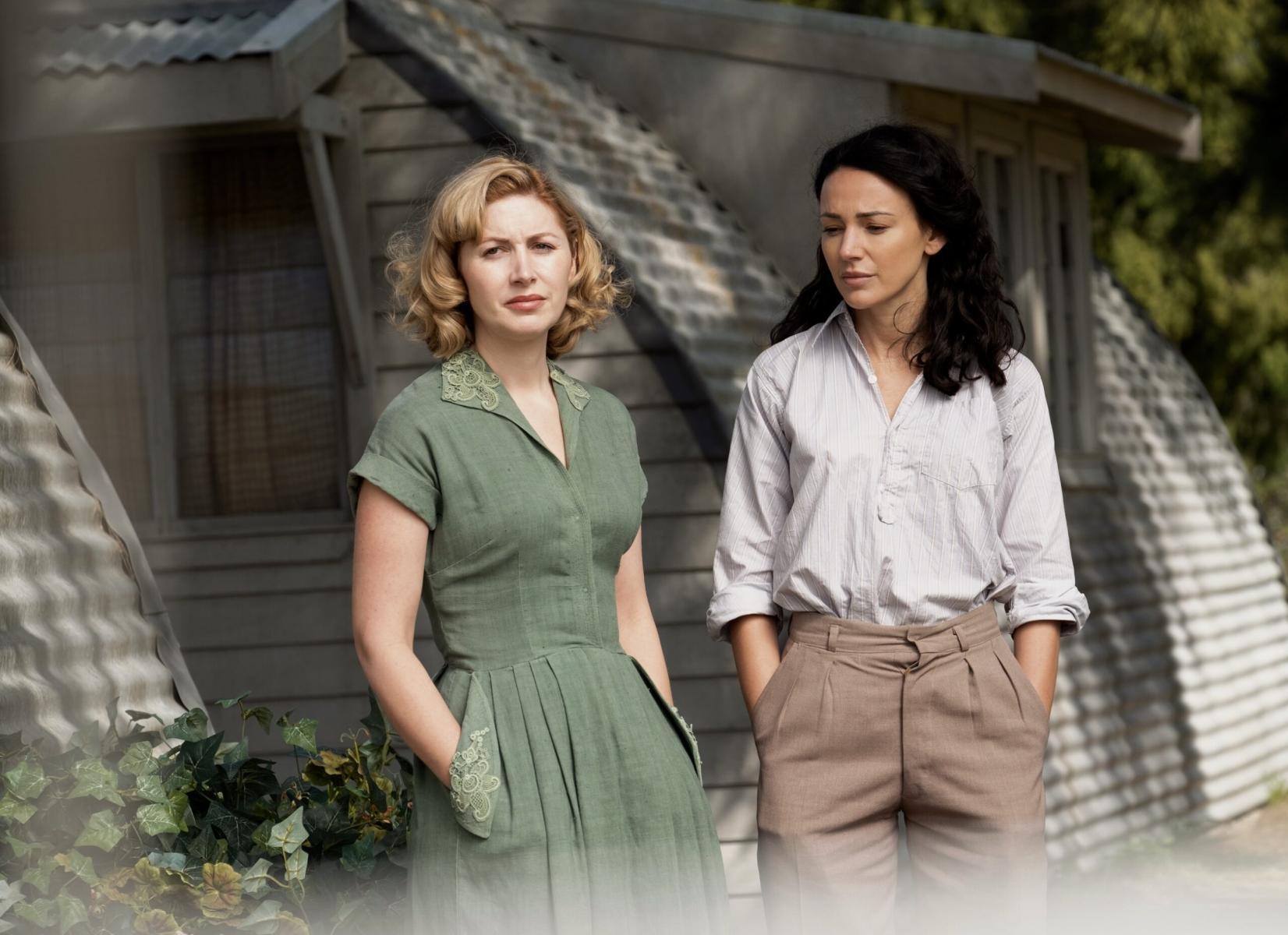 Image gallery for Ten Pound Poms (TV Series) - FilmAffinity