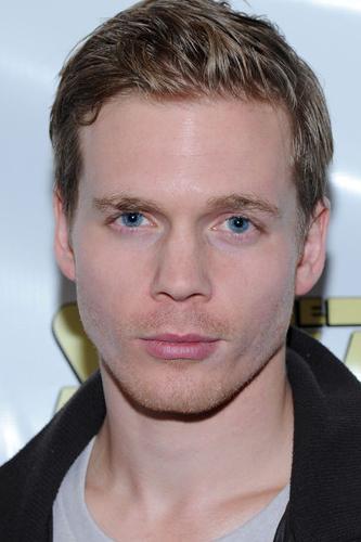 Tyler Elliot Burke - FilmAffinity