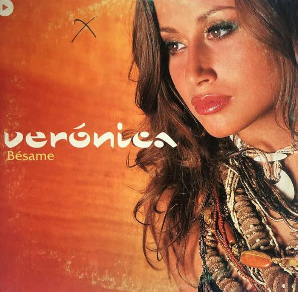 Sección visual de Verónica Romero: Bésame (Vídeo musical) - FilmAffinity