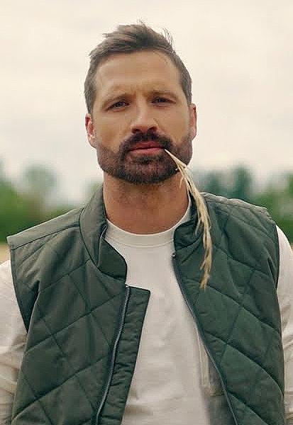 Walker Hayes: Fancy Like (Vídeo musical) (2021) - FilmAffinity